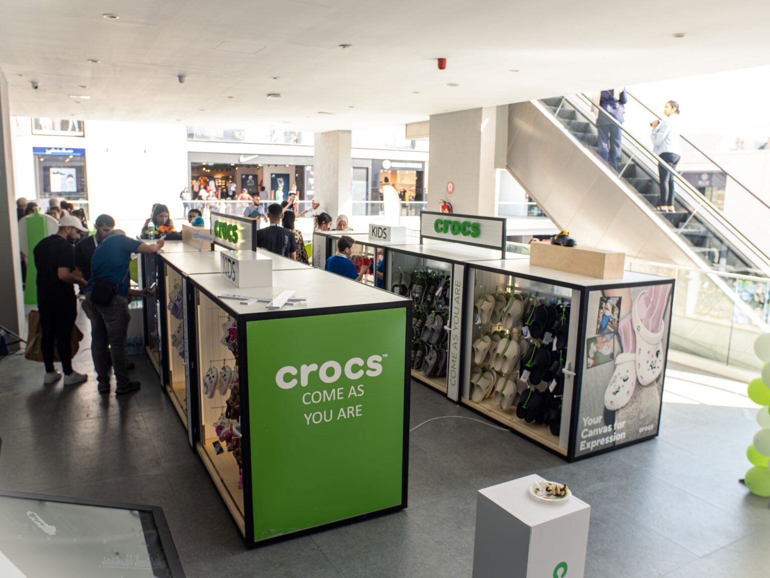 Premium Brands lance le premier kiosque Crocs en Algérie - Premium Brands